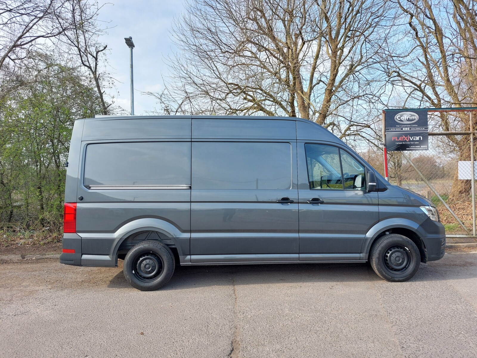 VW CRAFTER FWD 140 AUTO - CoTrim