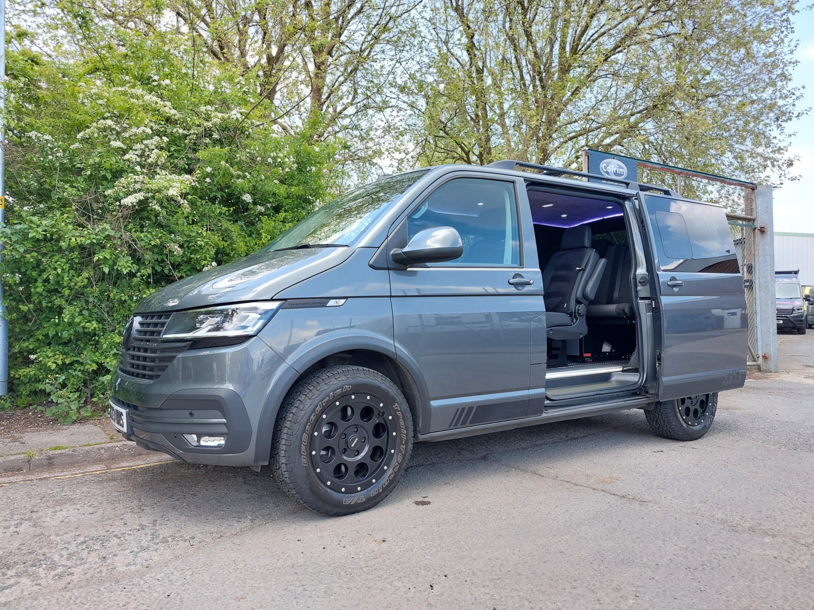 VW T6.1 TOURER ROK EDITION - CoTrim